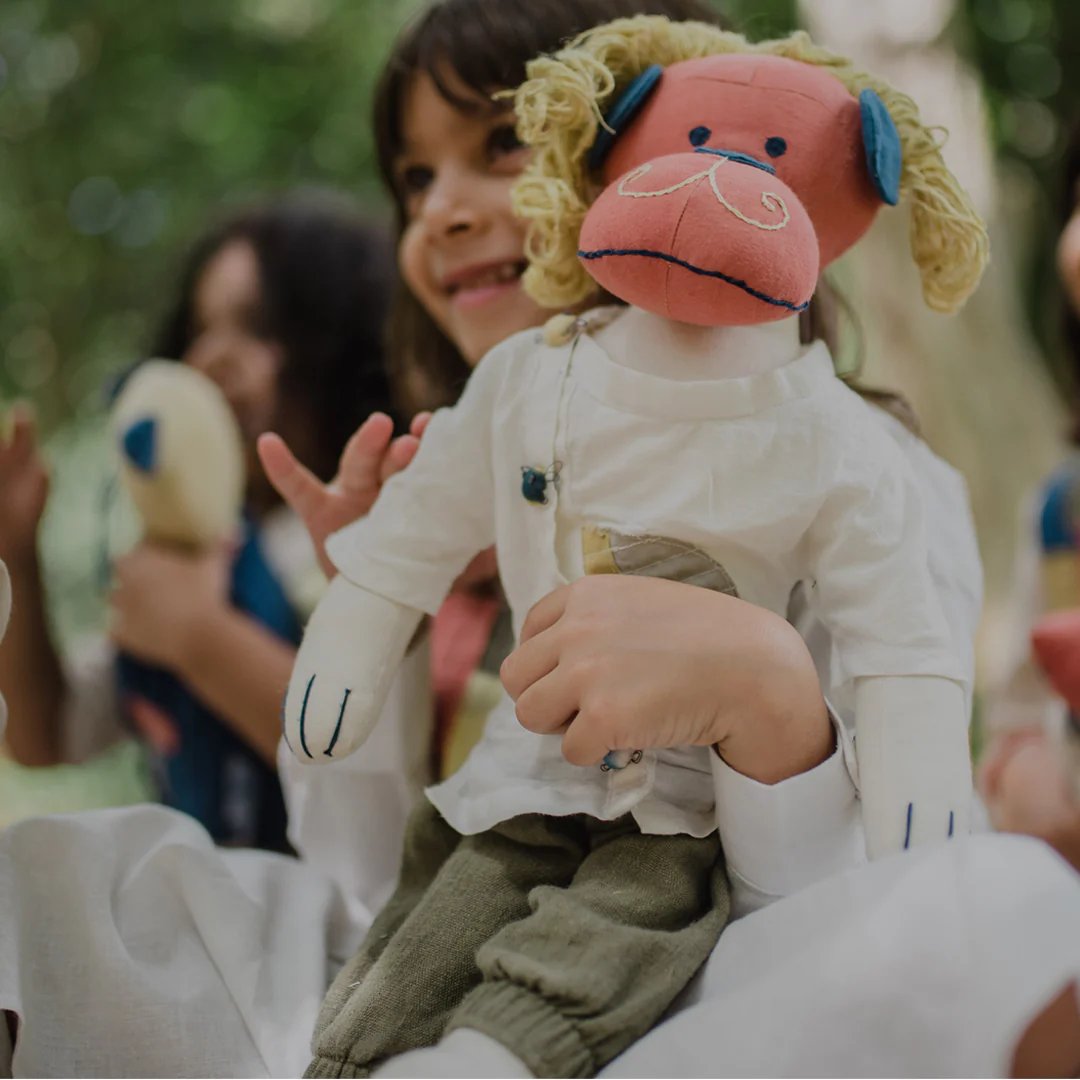 Large companions — Muuyee