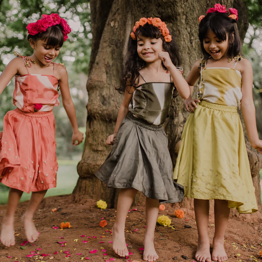 SKIRT AND BLOUSE — Muuyee