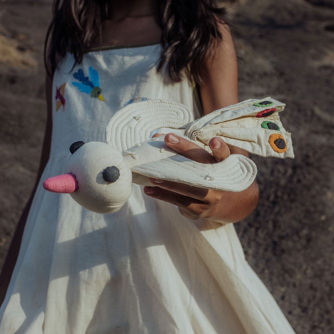 Safed Pleated Panchhi — Muuyee